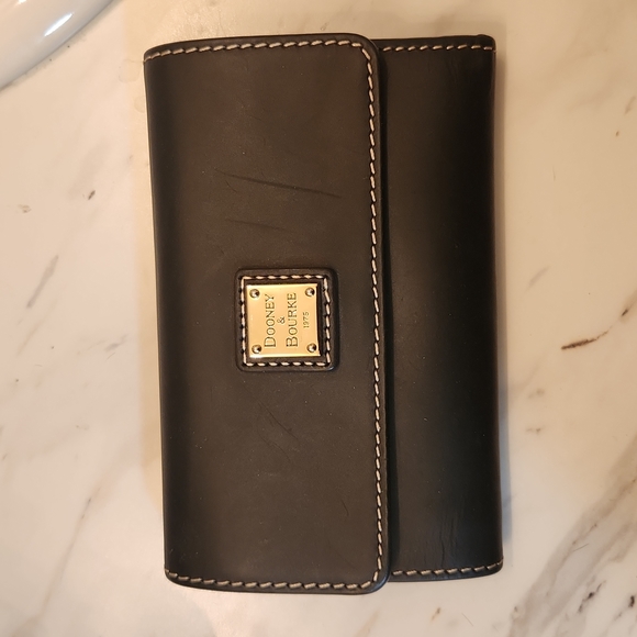 Dooney & Bourke | Bags | Dooney Bourke Wallet | Poshmark